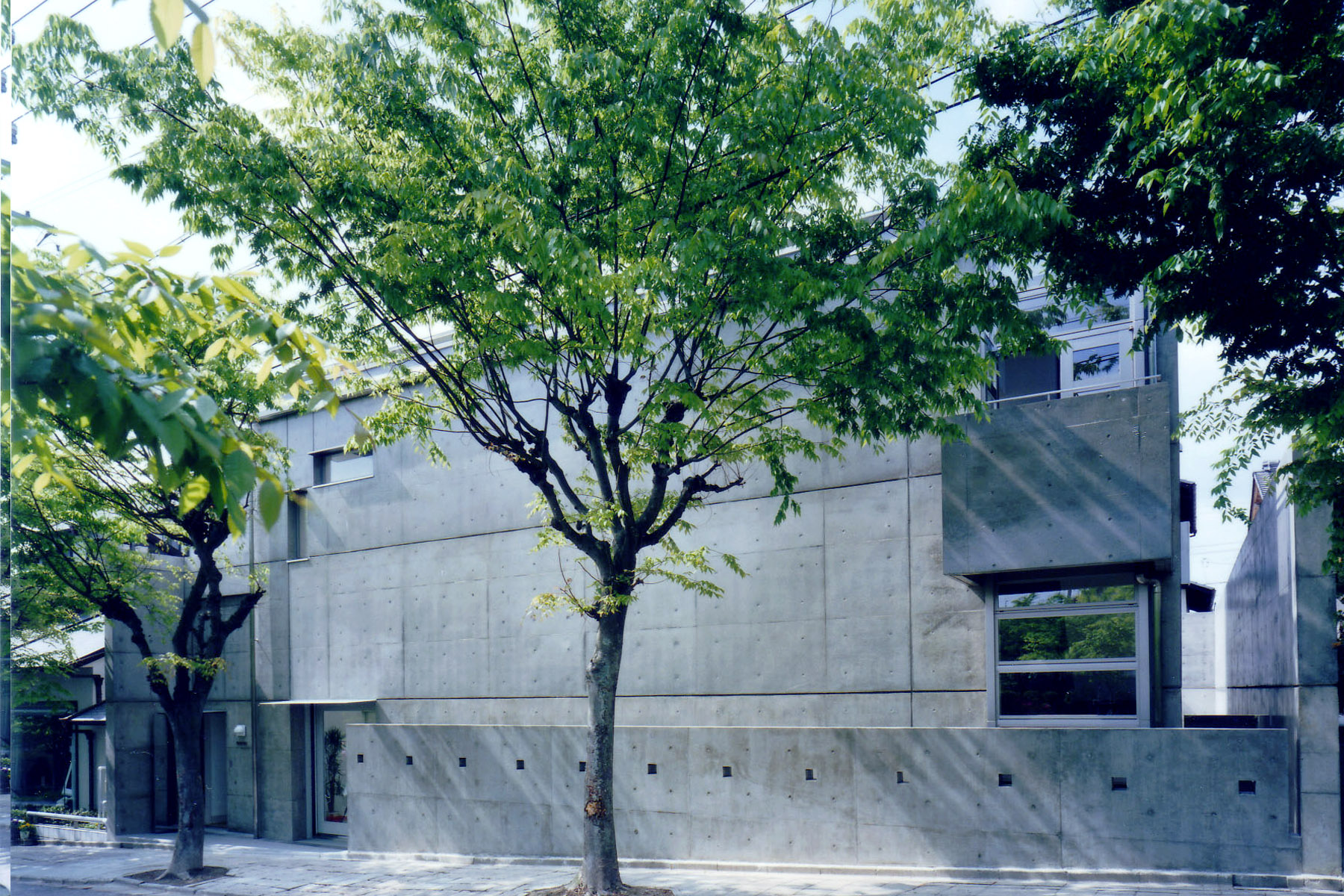 Kawachi Studio Annex : Light and airy studio | Morimoto Architects ...